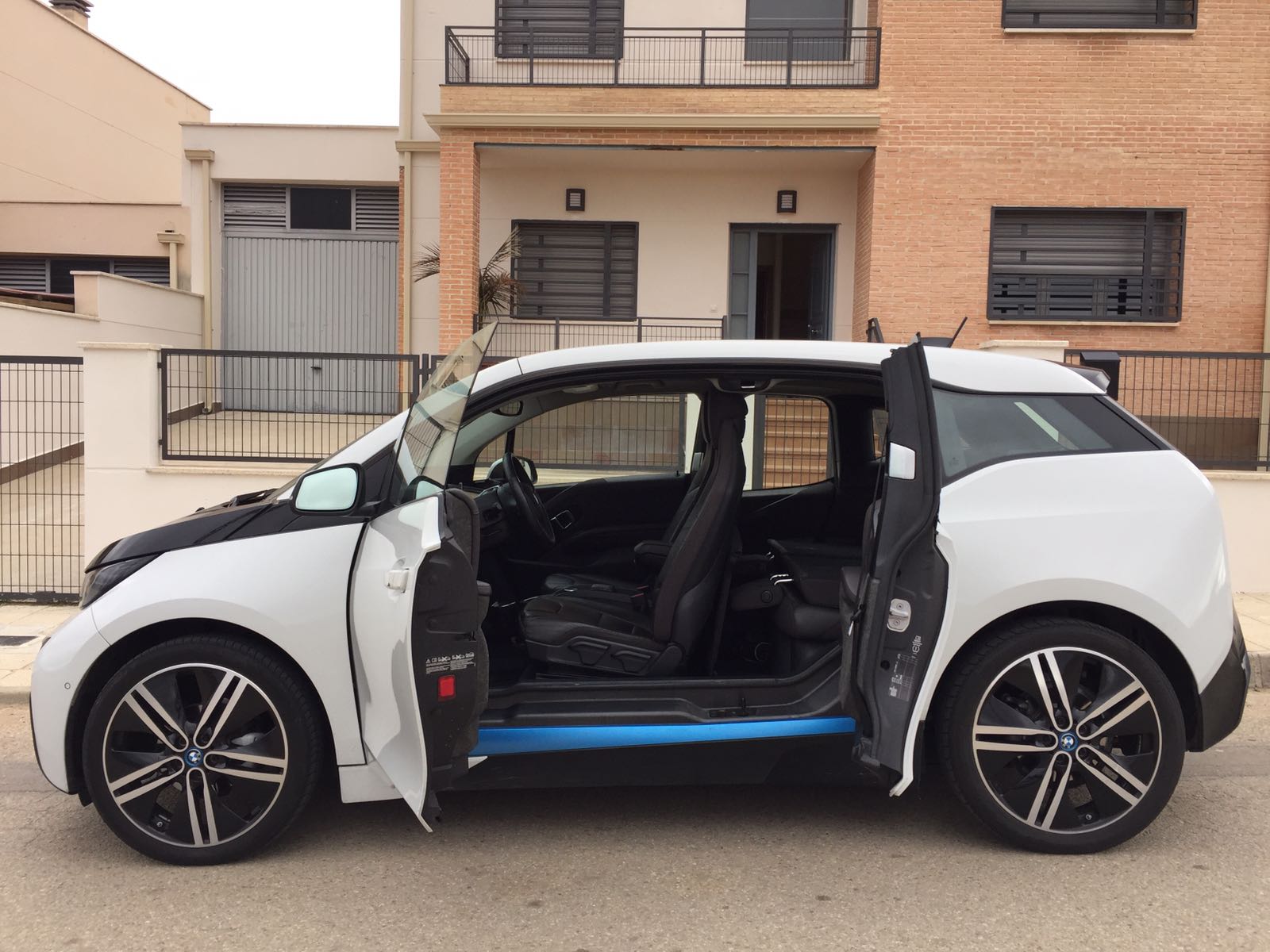 BMW i3 Range extender (REx) - CAR and GAS