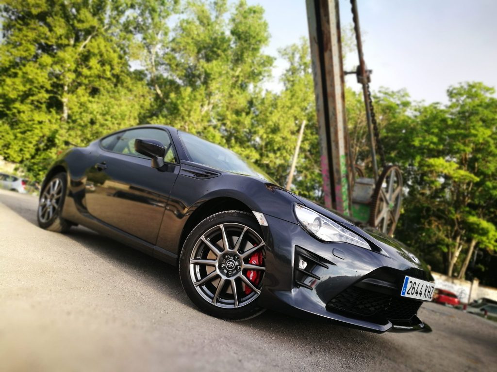 Probamos el Toyota GT 86 2018 - ¡Con Brembo de serie! - CAR and GAS