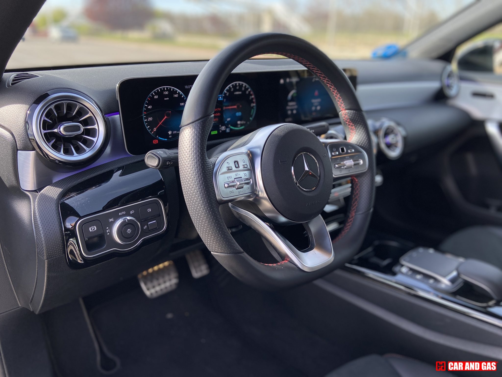 Mercedes A250e sedán - Hasta 75Km en modo 100% eléctrico - CAR and GAS